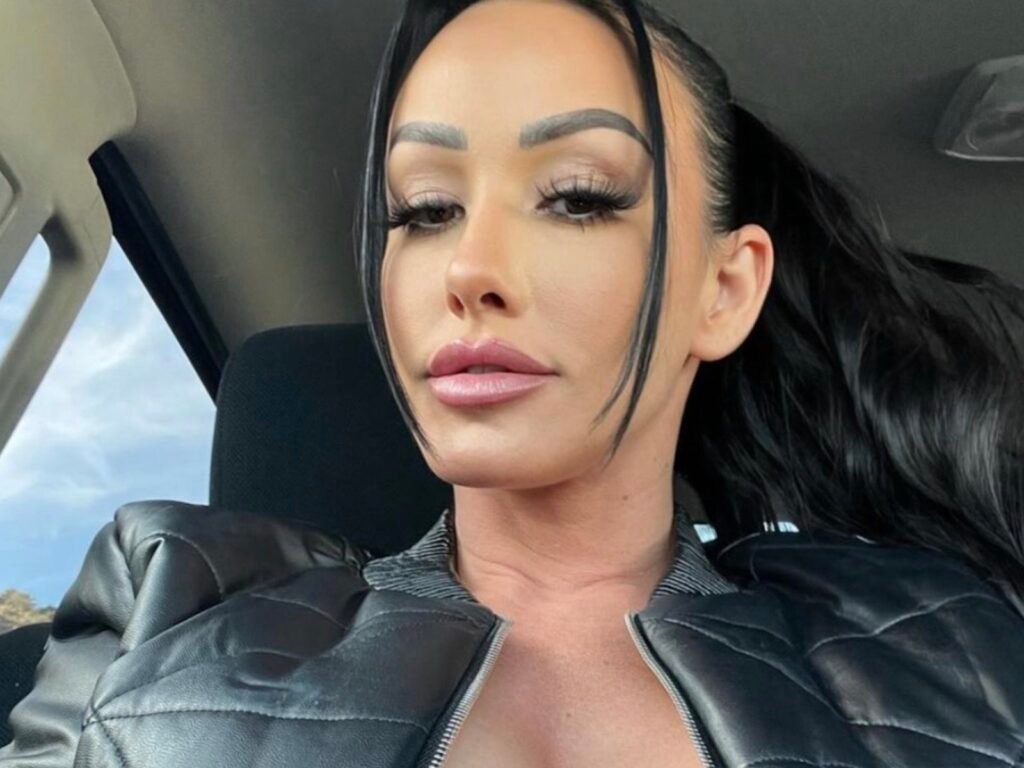 Jennifer White Bio, Age, Career, Net Worth, Height, Education,